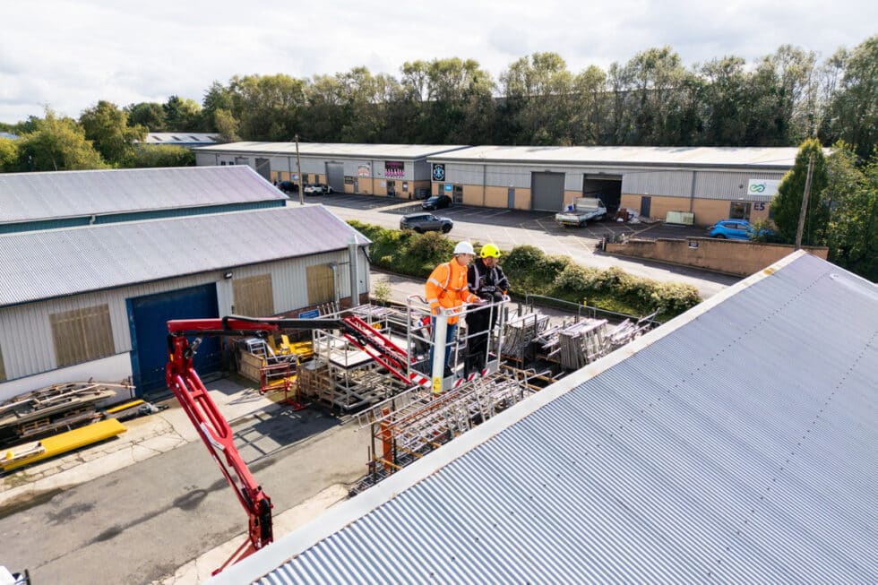 Why Hire a Tracked Access Spider Platform - Global Platforms